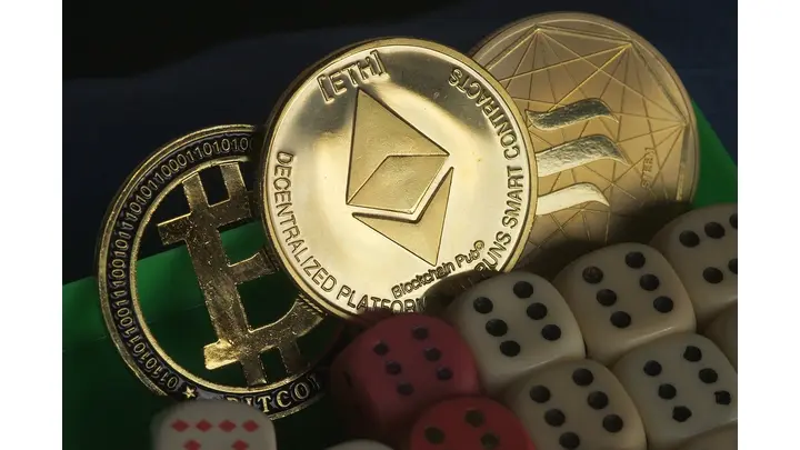 Crypto Markets Post Gains as Bitcoin Reclaims $93,000