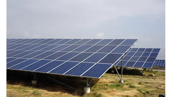 India's Solar Module Manufacturing Faces Overcapacity Crisis