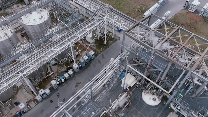 Salzgitter AG and EWE Sign Landmark Green Hydrogen Supply Agreement