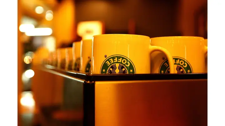 Starbucks Faces US Market Challenges Amidst Global Growth