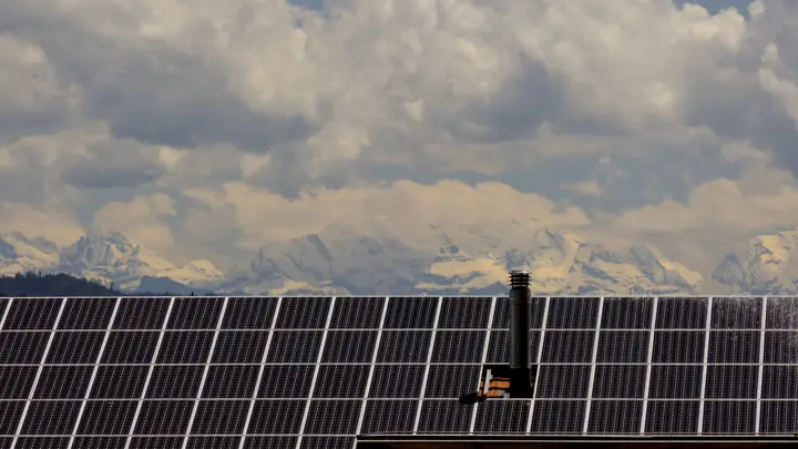 Solar Power Boom Confronts Looming Recycling Crisis