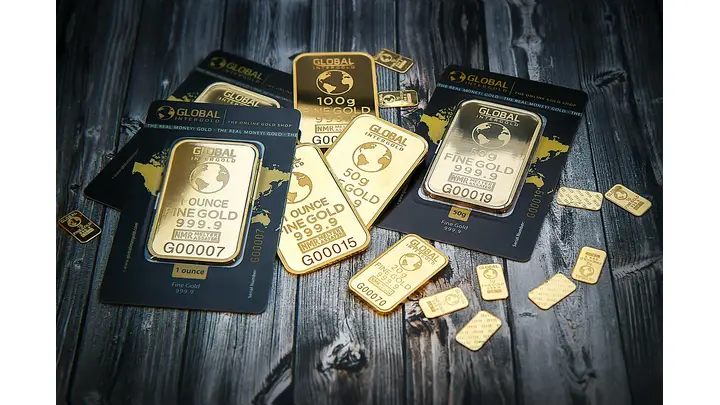 Gold Futures Surge Past $5,300 as Dollar Weakness Fuels Rally