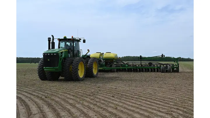 US Soybean Crisis: China Halts Purchases as Harvest Begins