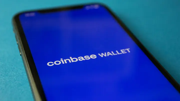 Coinbase CEO Asserts Quantum Computing Is a Solvable Challenge for Blockchain