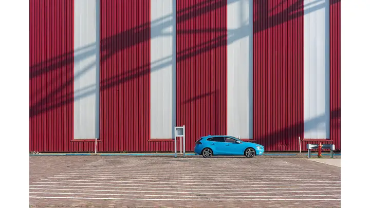 U.S. Light Vehicle Sales Fall 6.5% in October as EV Subsidies Expire