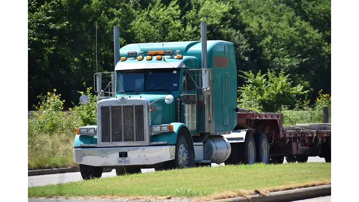 Trump Announces 25% Tariff on Medium- and Heavy-Duty Trucks