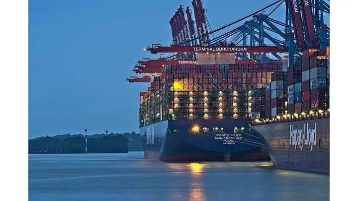 China's Exports Unexpectedly Contract in October 2025