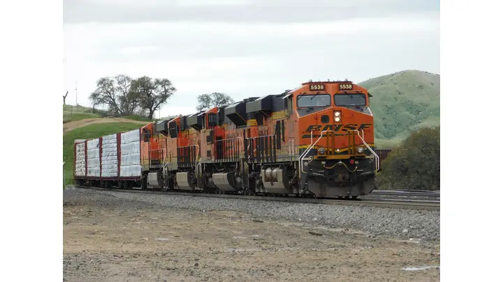 Freight Market Struggles in Early 2026: Over 3,100 Job Cuts Announced Amid Closures