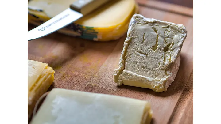 Long-Term Study Links Full-Fat Cheese and Cream to Lower Dementia Risk