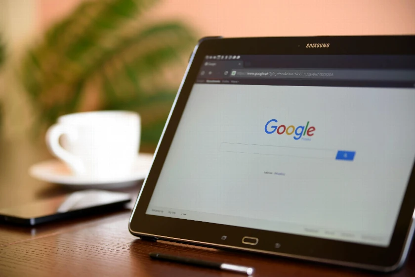 Google's Strategic Shift: AI Mode and Smart Glasses