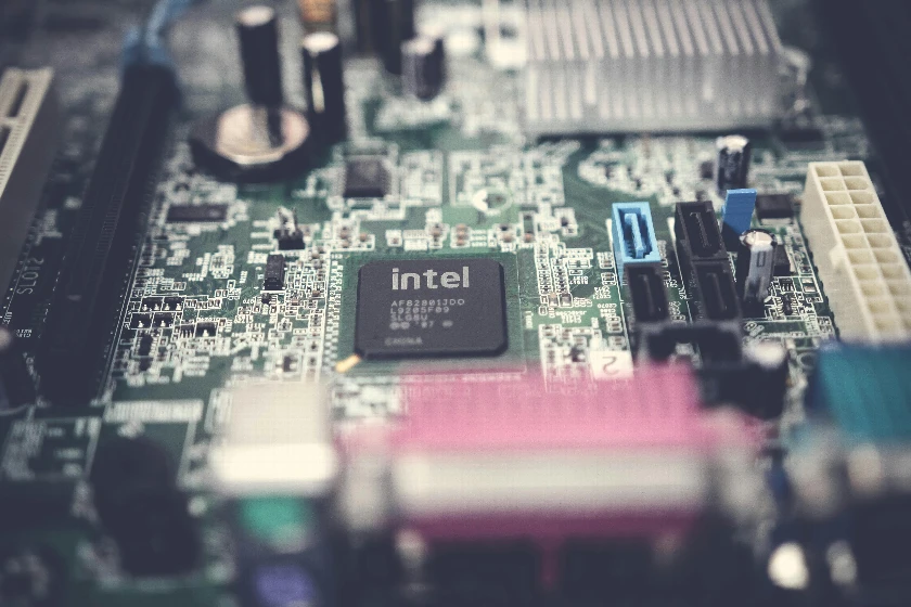 Trump Administration in Talks to Acquire 10% Stake in Intel