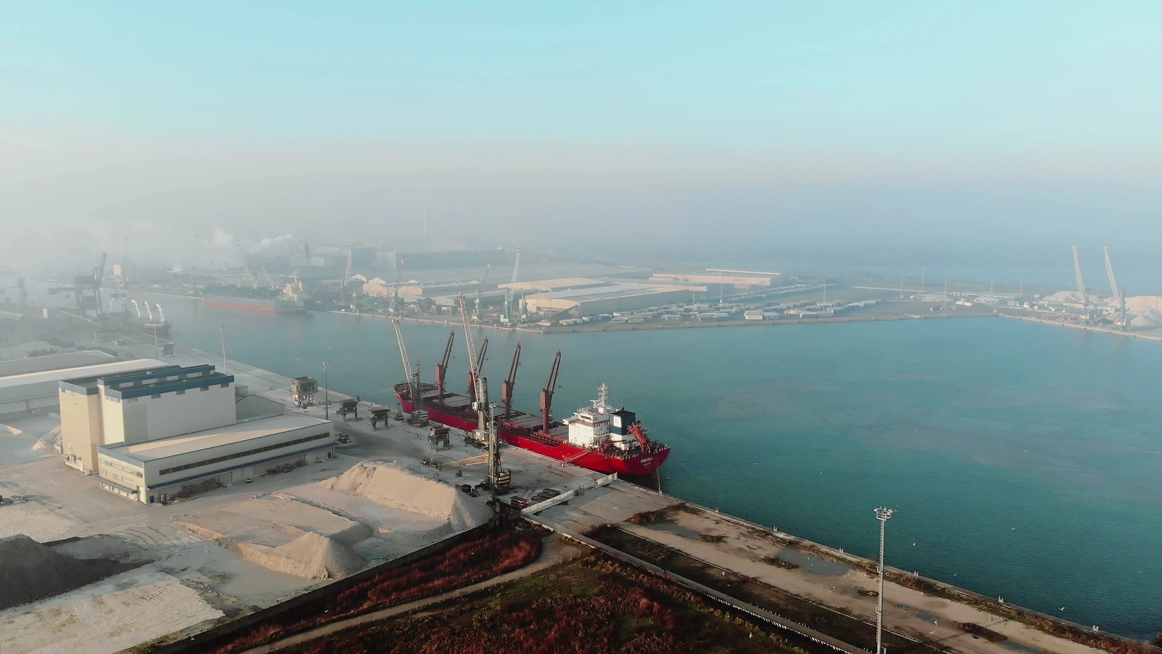 BlackRock Invests in Samsung Heavy Industries, Signaling Shipbuilding Strength